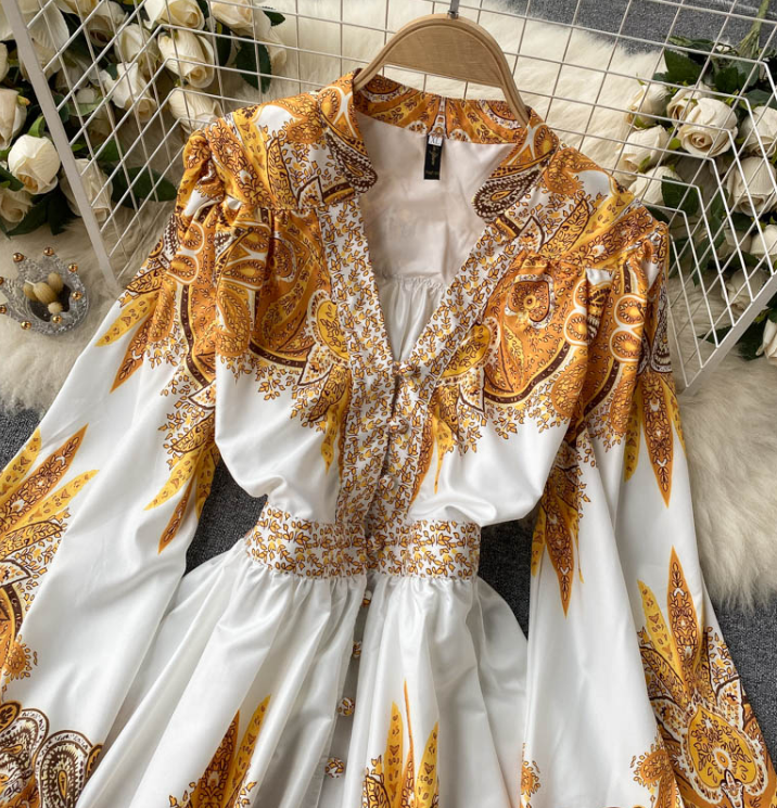 Design Vintage Long-Sleeved V-Print Dress on Luulla