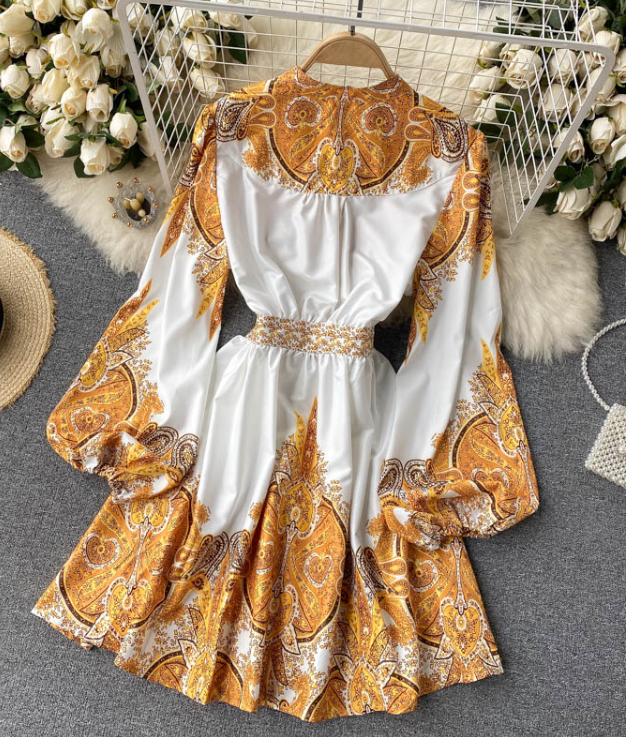 Design Vintage Long-Sleeved V-Print Dress on Luulla